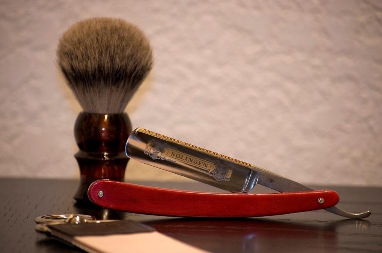 Rasoio manuale | La classica arte nel radersi a mano
